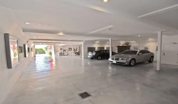 10 Tips To Make White Garage Interiors Luxurious